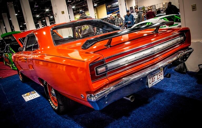 Plymouth Road Runner: Pure Muscle Car Performance
